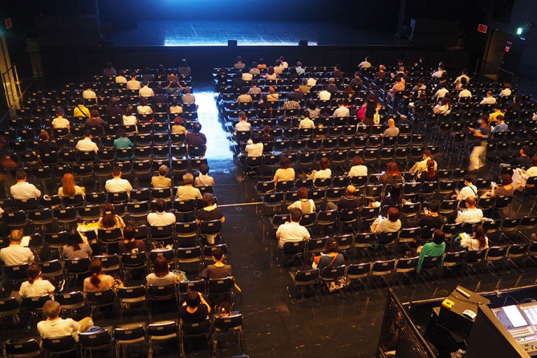 ライブはできずとも…山下達郎の映像でZepp難波が再開 | Lmaga.jp