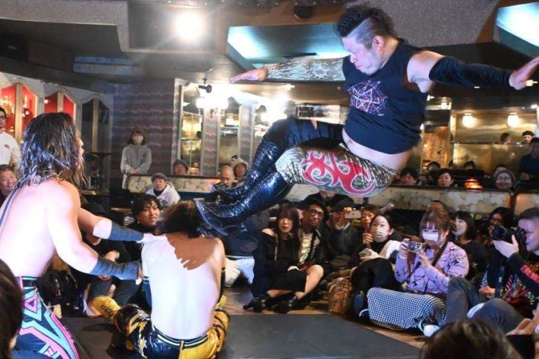 大阪・十三の現役キャバレーを貸切に！昭和レトロな空間どう遊ぶ？ | Lmaga.jp