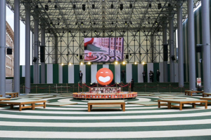 万博会場で異彩を放つ「よしもと館」…総合Pが目指した空間とは？ | Lmaga.jp