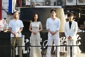 大沢たかお＆上戸彩らが大阪・道頓堀に登場、沿道のファンが沸く「かっこいい！」 | Lmaga.jp