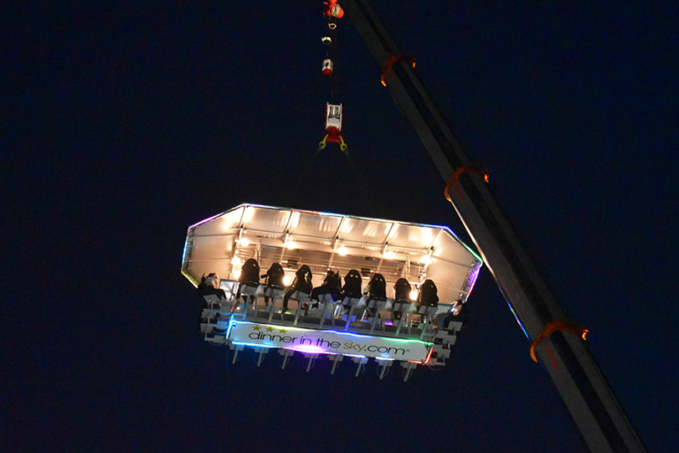 関西初！大阪に話題の「空中レストラン」、地上40mで宙ぶらりん…「怖すぎた」 | Lmaga.jp