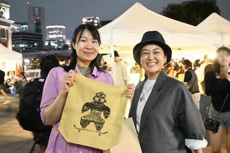 オープンから大盛況！北浜蚤の市に140軒、初の夜開催に「雰囲気も素敵」 | Lmaga.jp