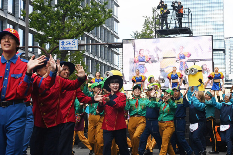 「号泣案件」御堂筋でUSJ歴代パレード蘇る、懐かしの楽曲にファン歓喜 | Lmaga.jp