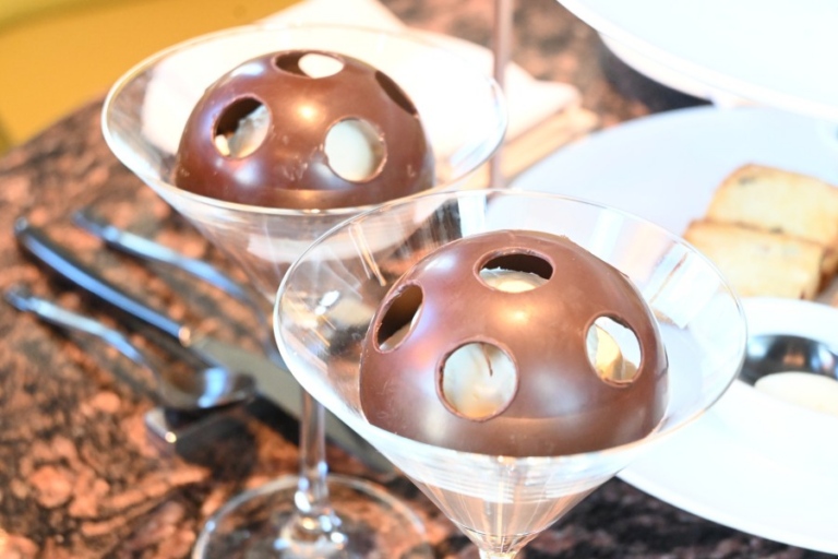 クリスマス先取り！難波でオーナメント風スイーツが映えるミニツリーアフヌン | Lmaga.jp